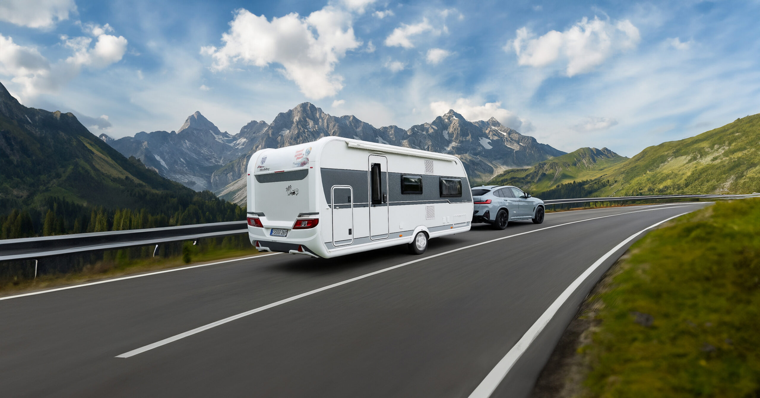 Wohnwagen mit Auto mieten - Luxus Urlaub & Camping